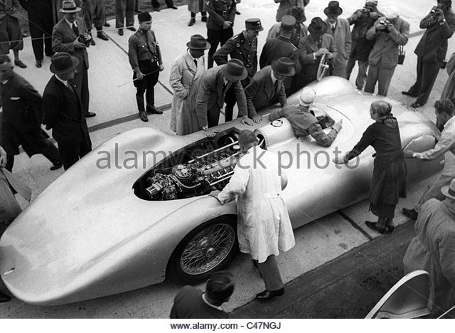 Auto-Union: world speed records | Porsche cars history