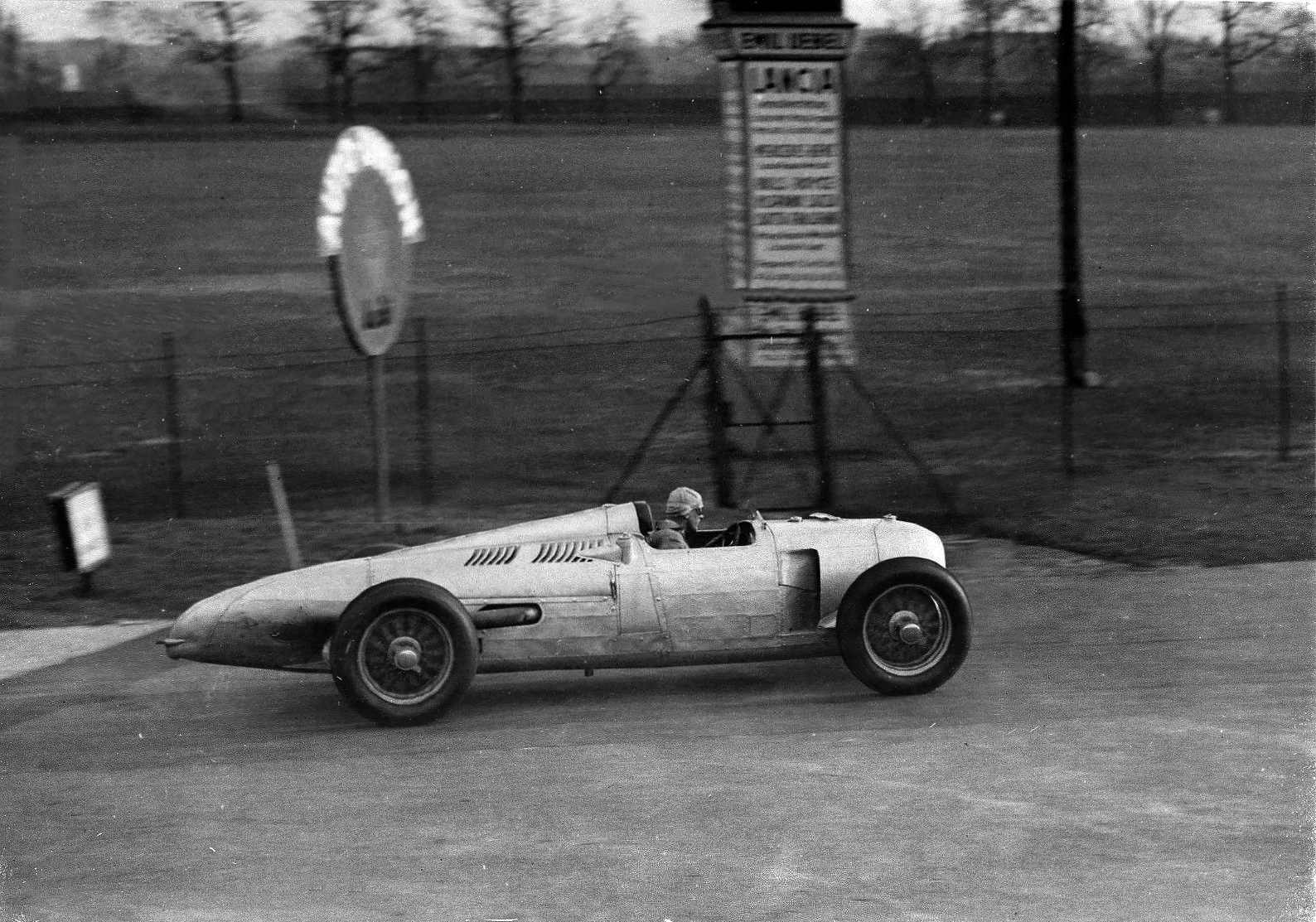 Auto-Union: world speed records | Porsche cars history