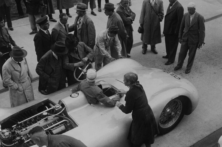 Auto-Union: world speed records | Porsche cars history