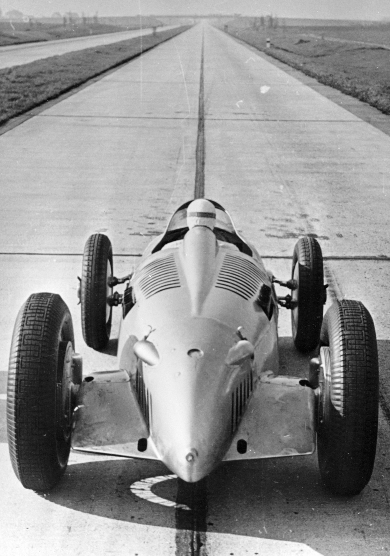 Auto-Union: world speed records | Porsche cars history