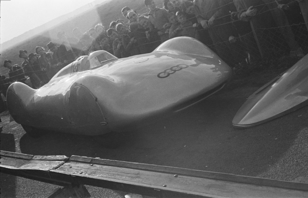 Auto-Union: world speed records | Porsche cars history