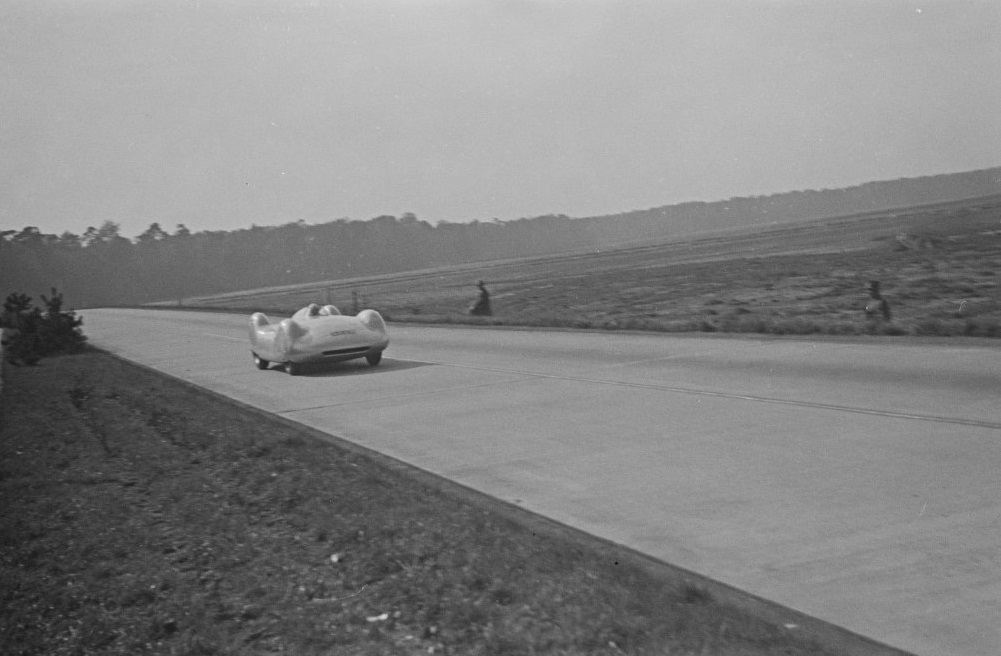 Auto-Union: world speed records | Porsche cars history